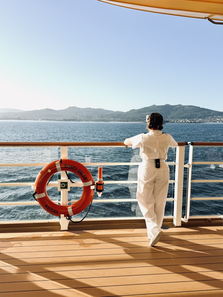 How to Get a Job on a Cruise Ship: A Step-by-Step Guide to Working at ...